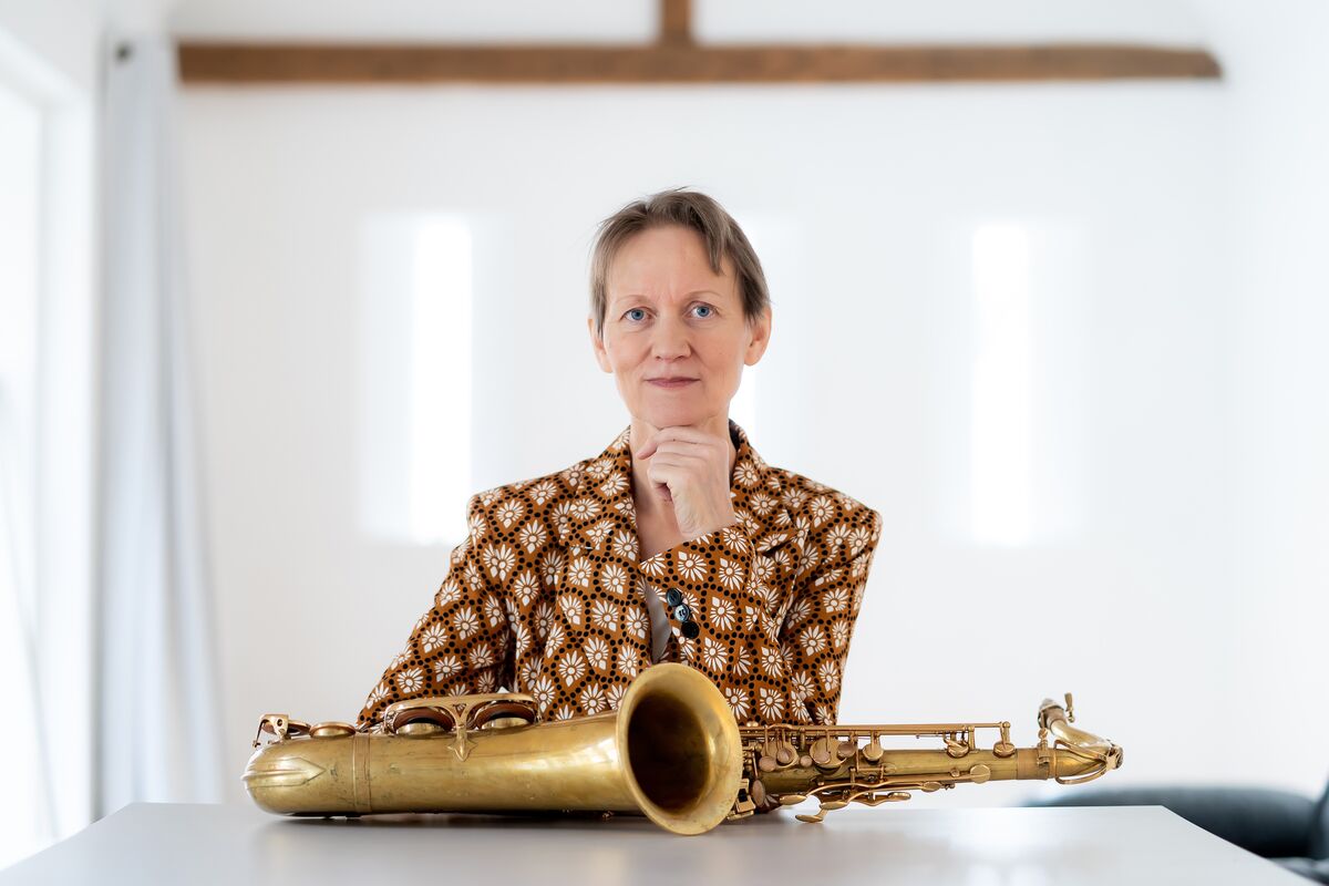 Hessischer Jazzpreis 2023 geht an die Saxofonistin Corinna Danzer ...